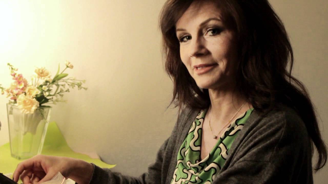 Bakom Kulisserna med Lena Philipsson (Gäster Med Gester) - YouTube