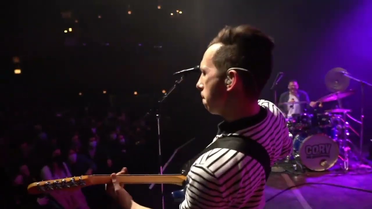 Cory Wong🔥🎸 Guitar Solo from Concert in Chicago - YouTube