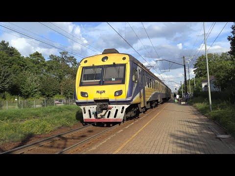 Электропоезд ЭР2T-7113 на о.п. Икшкиле / ER2T-7113 EMU at Ikškile stop ...
