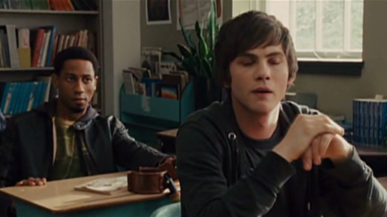 Logan/Selena Manip Selena Ignores Logan In Class - YouTube