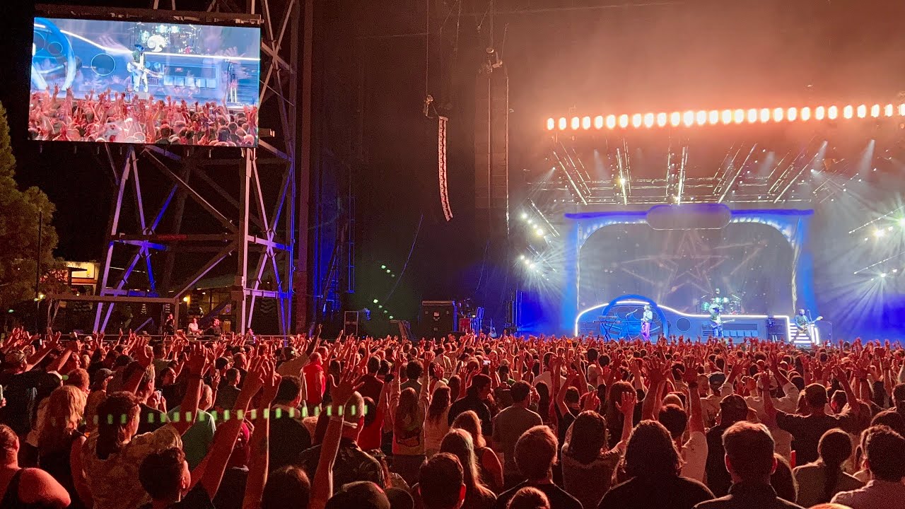 Weezer - The Greatest Man That Ever Lived (4K Live, 6/25/2023) - YouTube