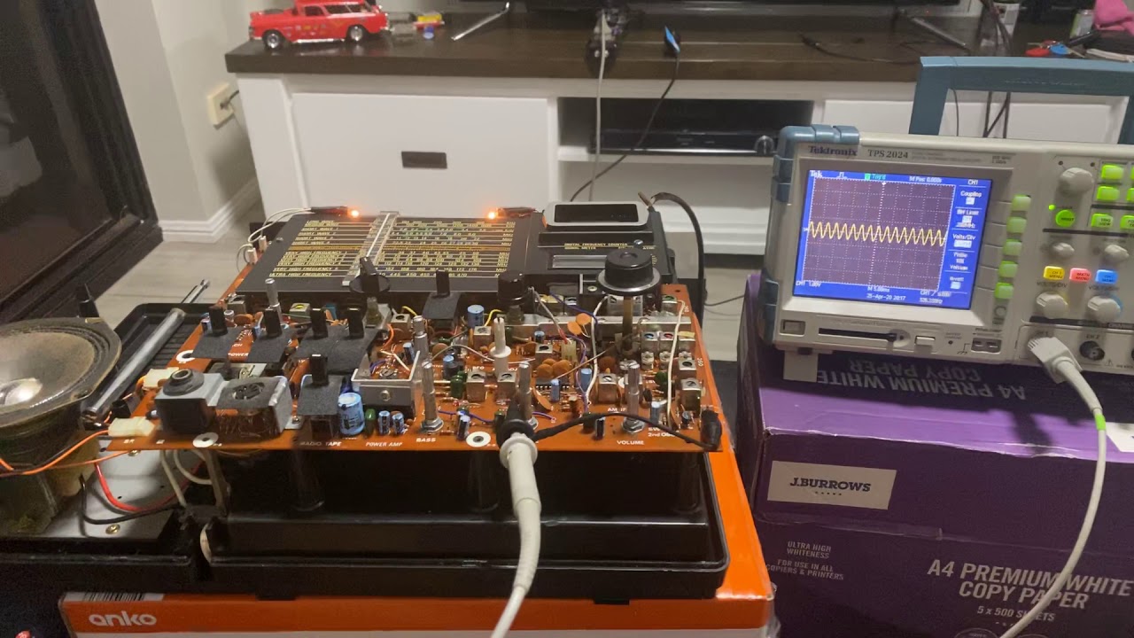 Marc NR82f1 part 2 distorted Shortwave - YouTube