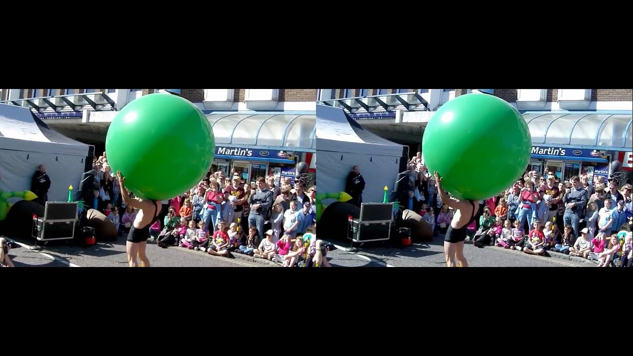 The Fabulous Bruce Airhead on YouTube for the first time in 3D!! - YouTube