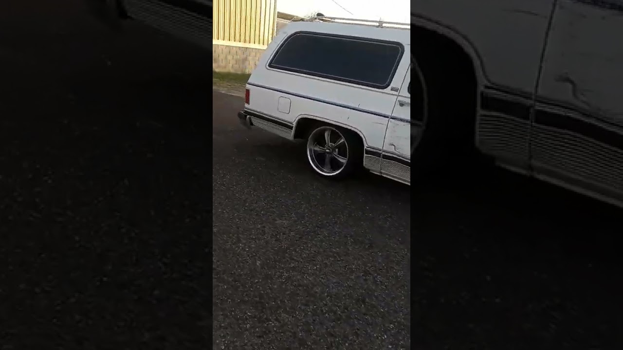 lowered squarebody suburban - YouTube