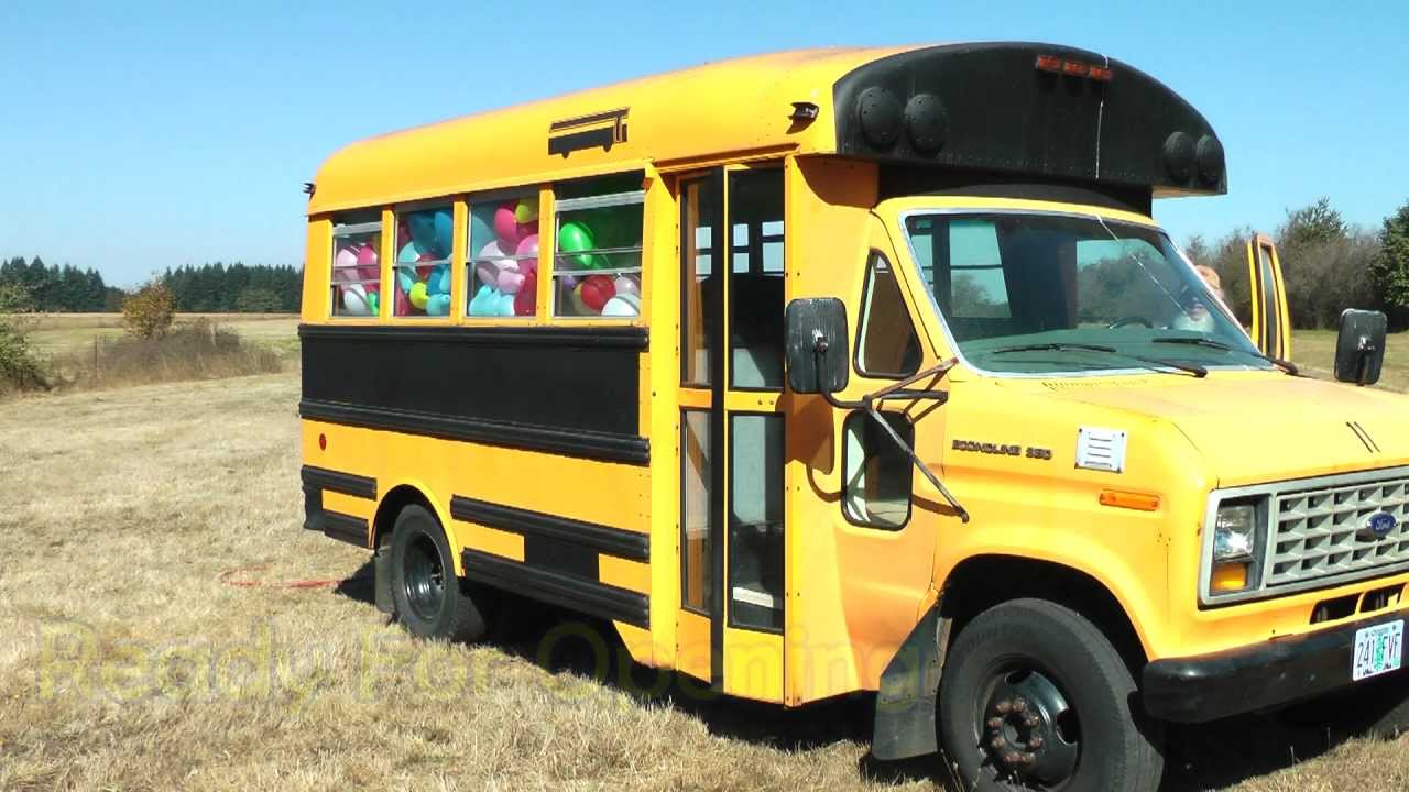 Making the Bus Video for Looners starring DivaLilly - YouTube