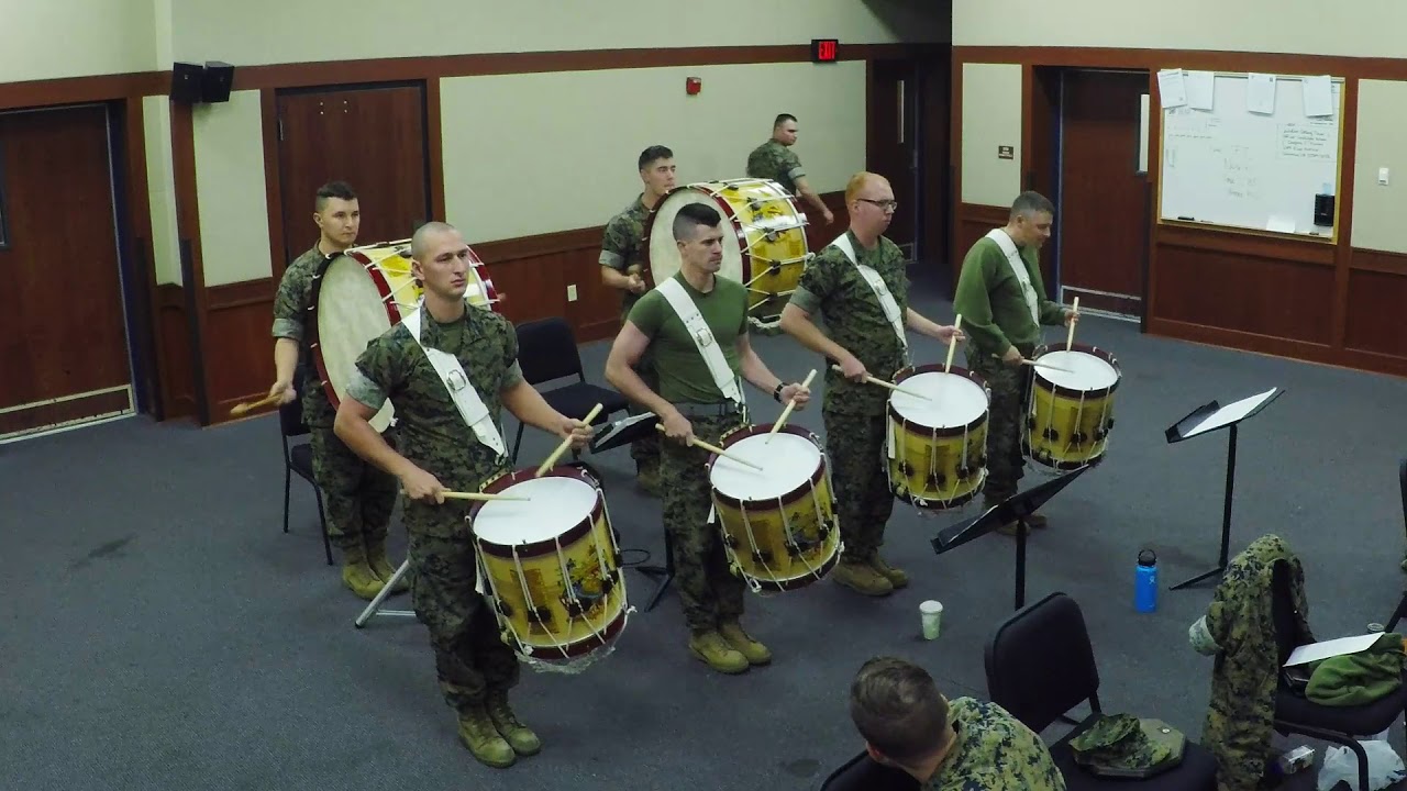 “The Commandant's Own” Drumline - Toss Across - YouTube