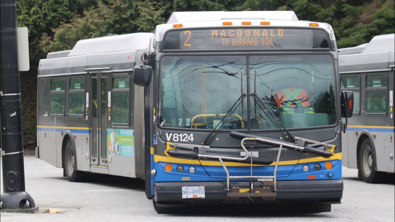 TransLink 2009 New Flyer DE60LFR - V8124 on route 2 MacDonald to ...