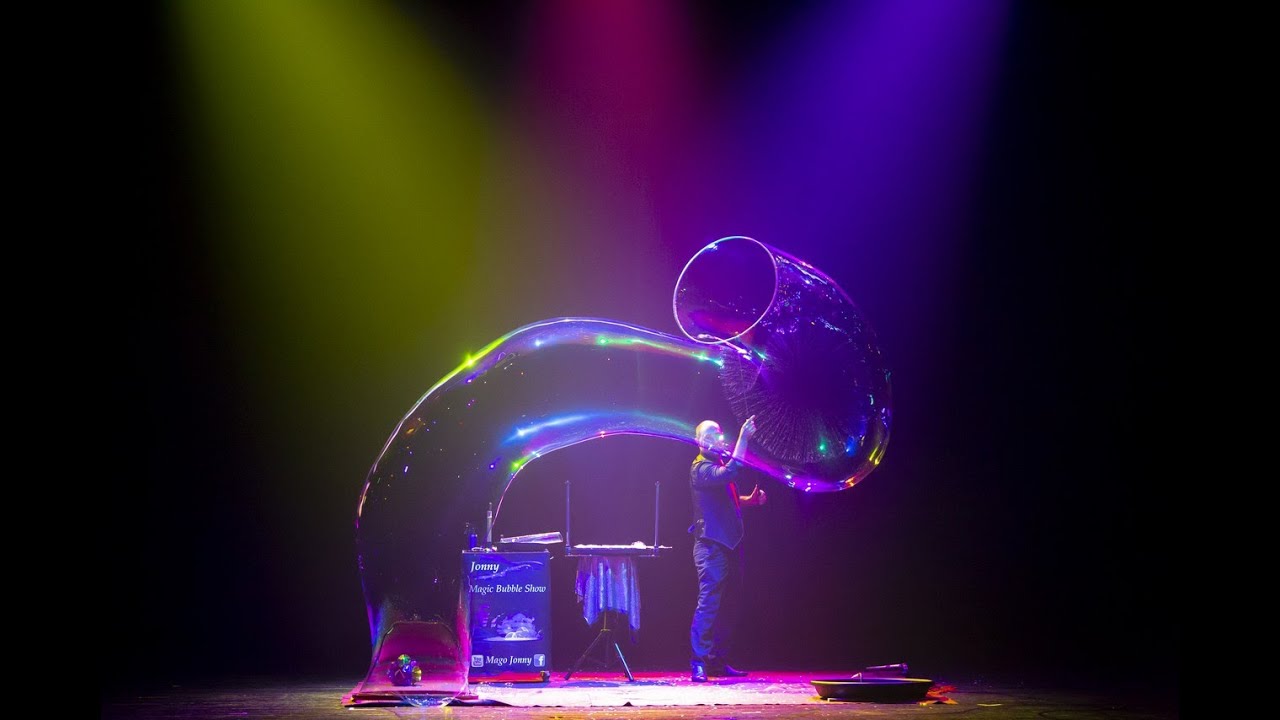 Jonny - Estratto del Magic Bubble Show - Live durante Arkobaleno - YouTube