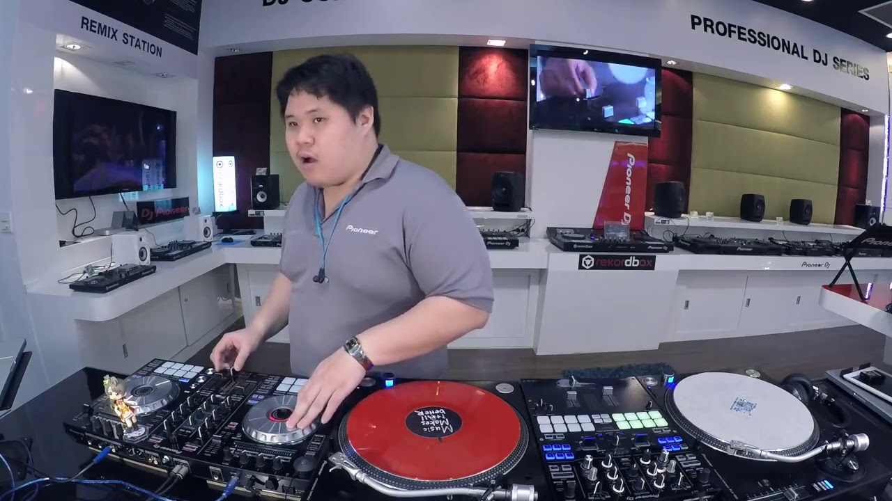 DDJ SR2 VS DJM S9 By DJ NUTTY - YouTube