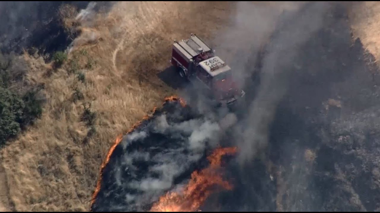 Grass Fire Threatens Homes, Wildlife Along I-680 In Sunol - YouTube