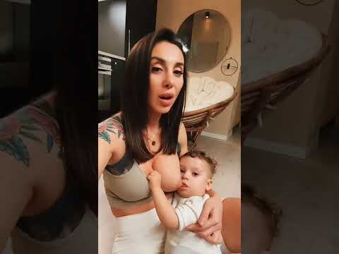 #BreastFeeding Beautiful & Hot mom breast feeding a cute baby 👶❤ No Bra, #braless