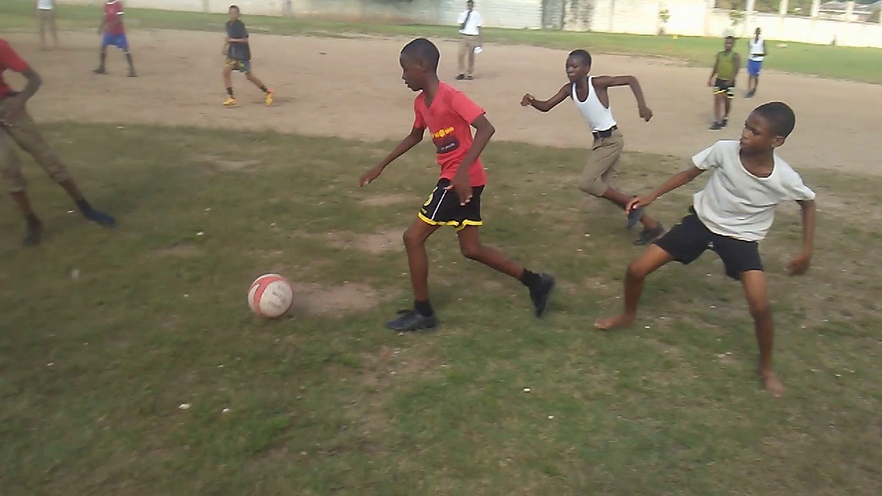 Interform Football Competition 2018 at Penwood High School. - YouTube