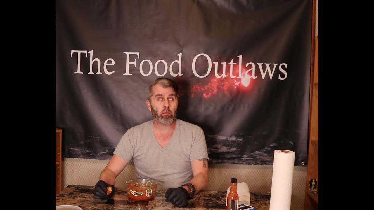 Reaper Squeezins hot wing challenge - YouTube