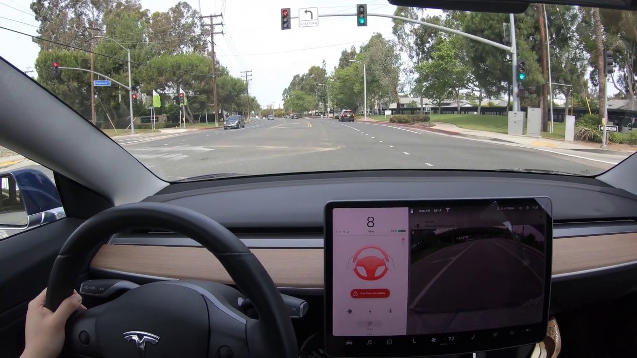 Tesla Autopilot Stop Light Warning vs Wifey Stop Light Warning - YouTube