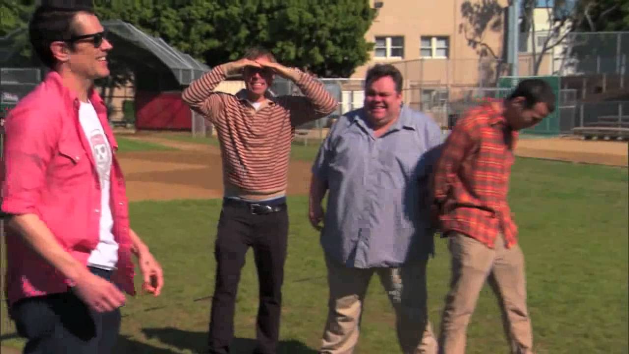 Britney Spears Deleted Scene from Jackass 3 - YouTube