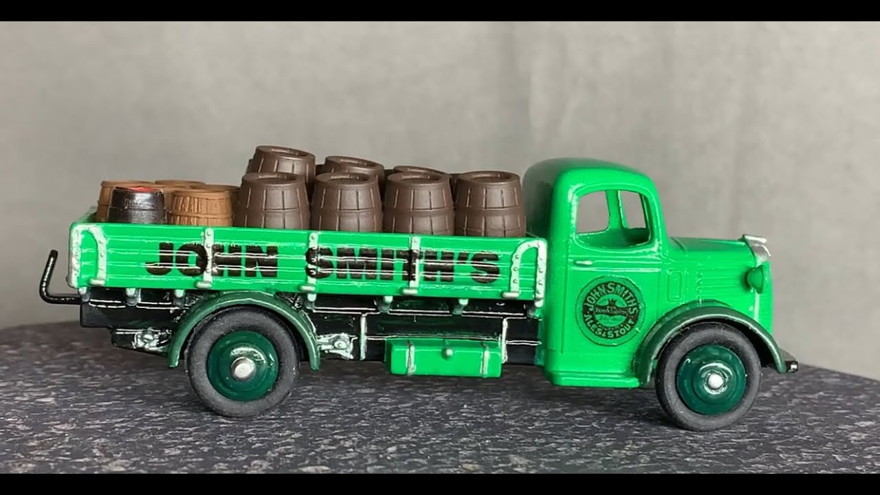 Dinky Austin truck model 30J - YouTube