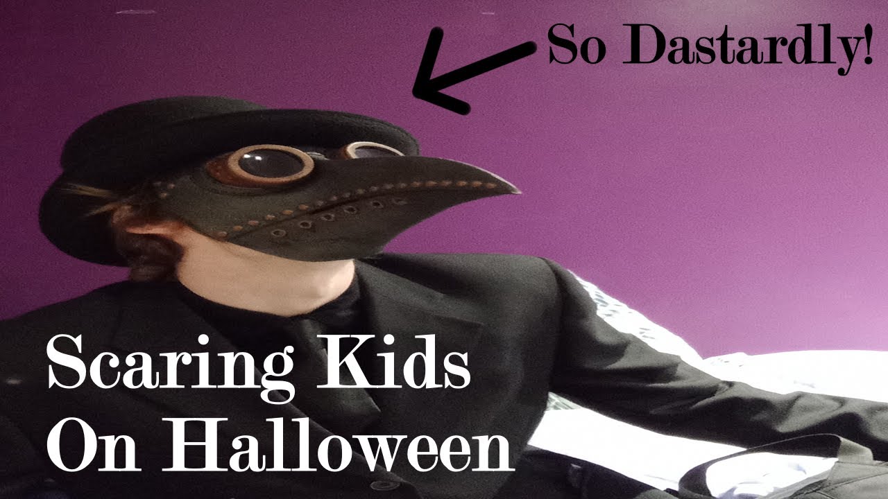 Scaring Kids on Halloween - YouTube