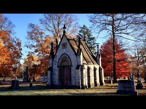 Ohio Fall Colors at the Ferncliff Cemetery and Arboretum in Springfield ...