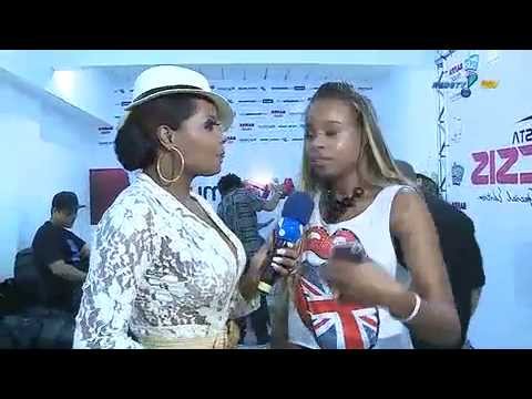 TV Fama: 'Vanúbia' ensina Bombom a virar 'periguete da laje'