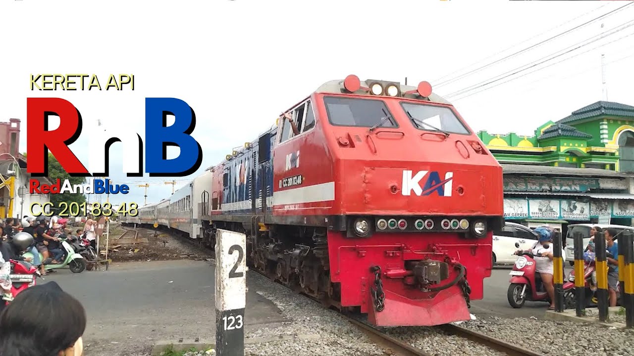 Lokomotif CC201 RnB di Stasiun Blitar - YouTube