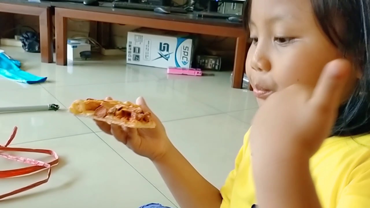 UNBOXING PIZZA DELIVERY || KIDS CORNER - YouTube