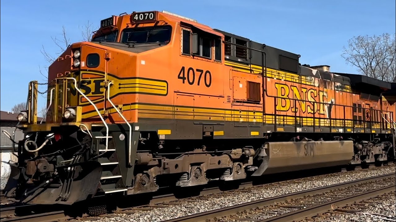 BNSF Racetrack Traffic - Chicago Sub - 3/3/24 - YouTube