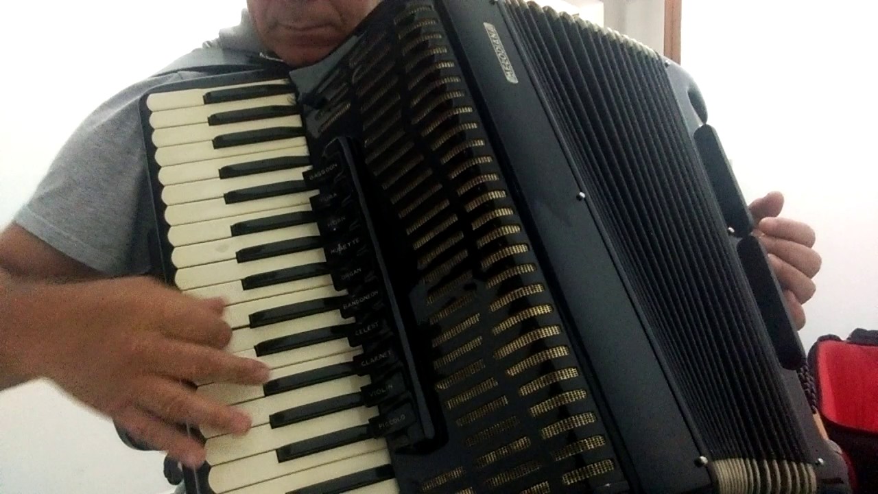 Curso acordeon aula n. 4 escala e acordes de G maior e nomes dos baixos ...