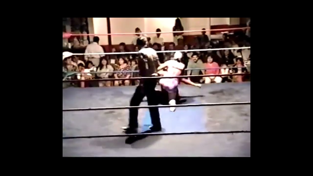 LUCHA LIBRE yo Pink Butterfly Vs ?? (1995) - YouTube