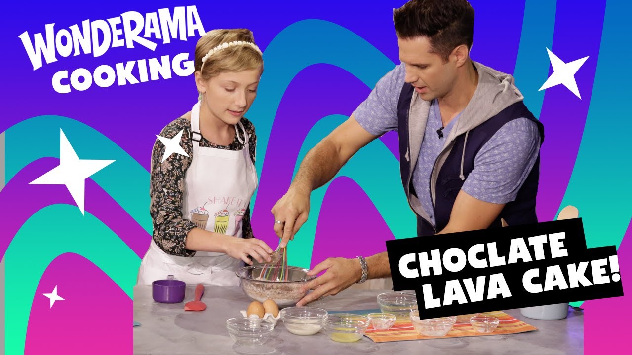 Cydney Sherman Makes Chocolate Lava Mud Cakes - YouTube
