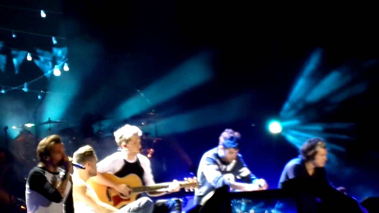 LITTLE THINGS ONE DIRECTION EN CHILE 30/04/14 - YouTube