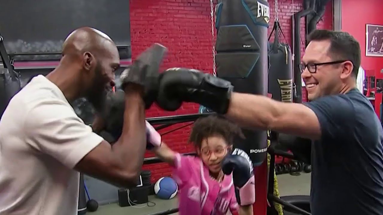 Matt Tries That, doesn't pull any punches in the boxing ring - YouTube