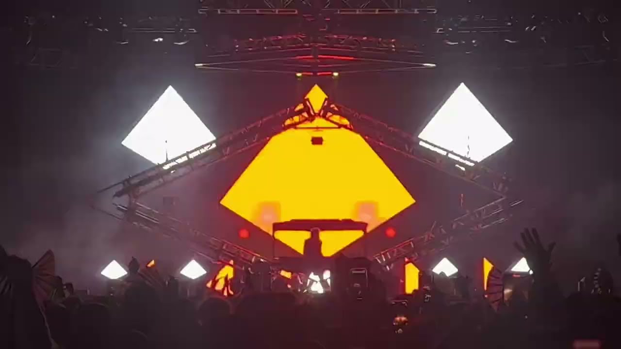 SVDEEN DEATH - THE THRIVE TOUR (FULL SET) LIVE @ PHX RACEWAY 2022 - YouTube