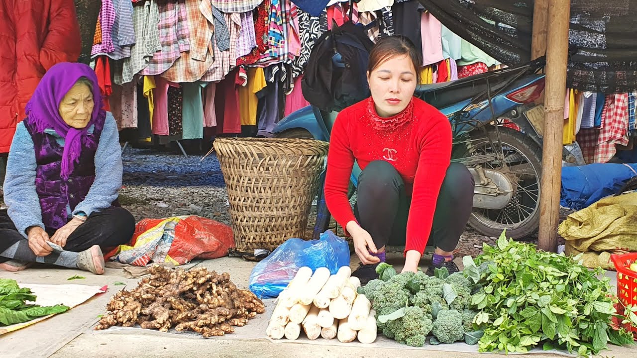 Harvest (Banana core, ginger, vegetables, cauliflower) goes to maket to ...