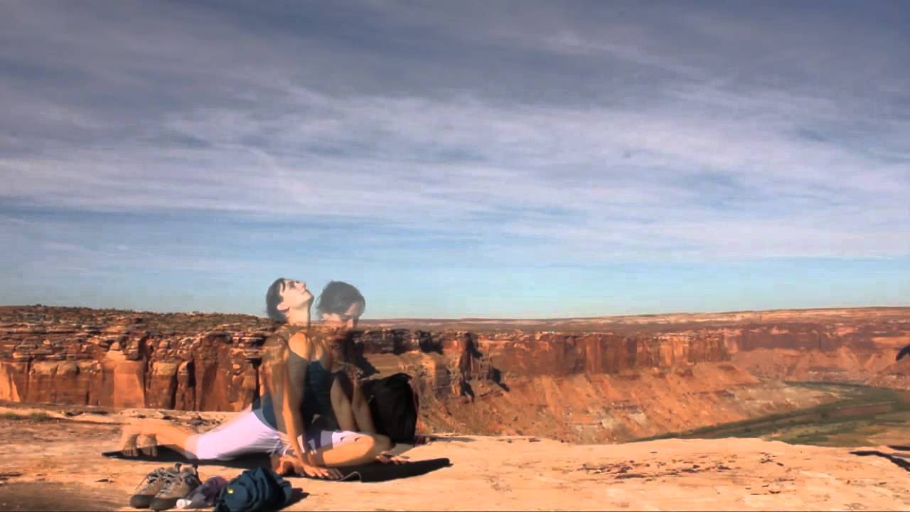 Steph Davis in desert yoga - YouTube