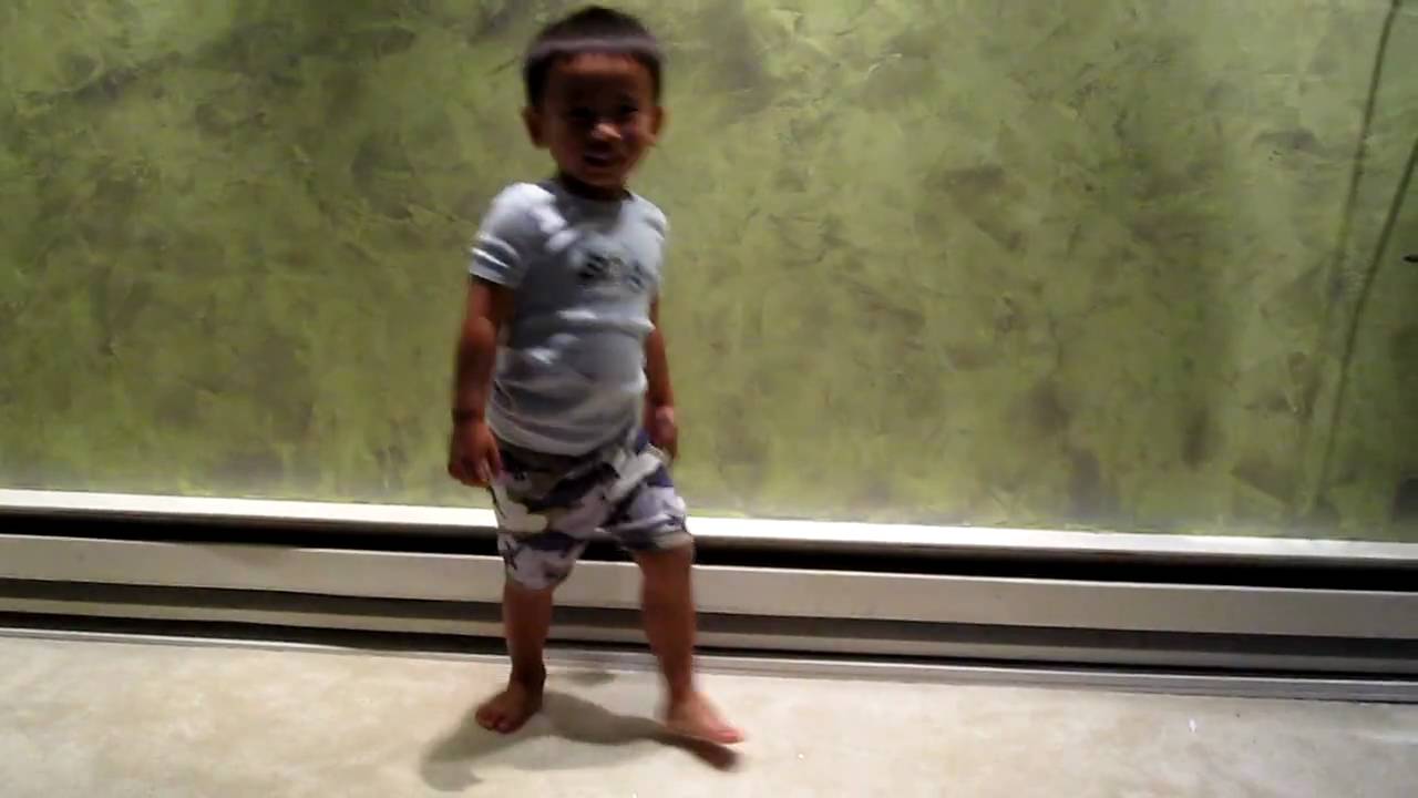 baby moonwalk - YouTube