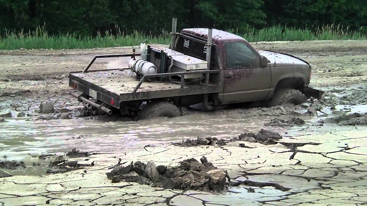 PURPLE CHEVY TRUCK MUDDING - MICHIGAN BOGS - YouTube