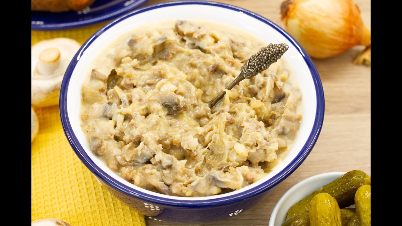 Simple Polish lard spread (smalec) with meat and mushrooms. Delicious ...