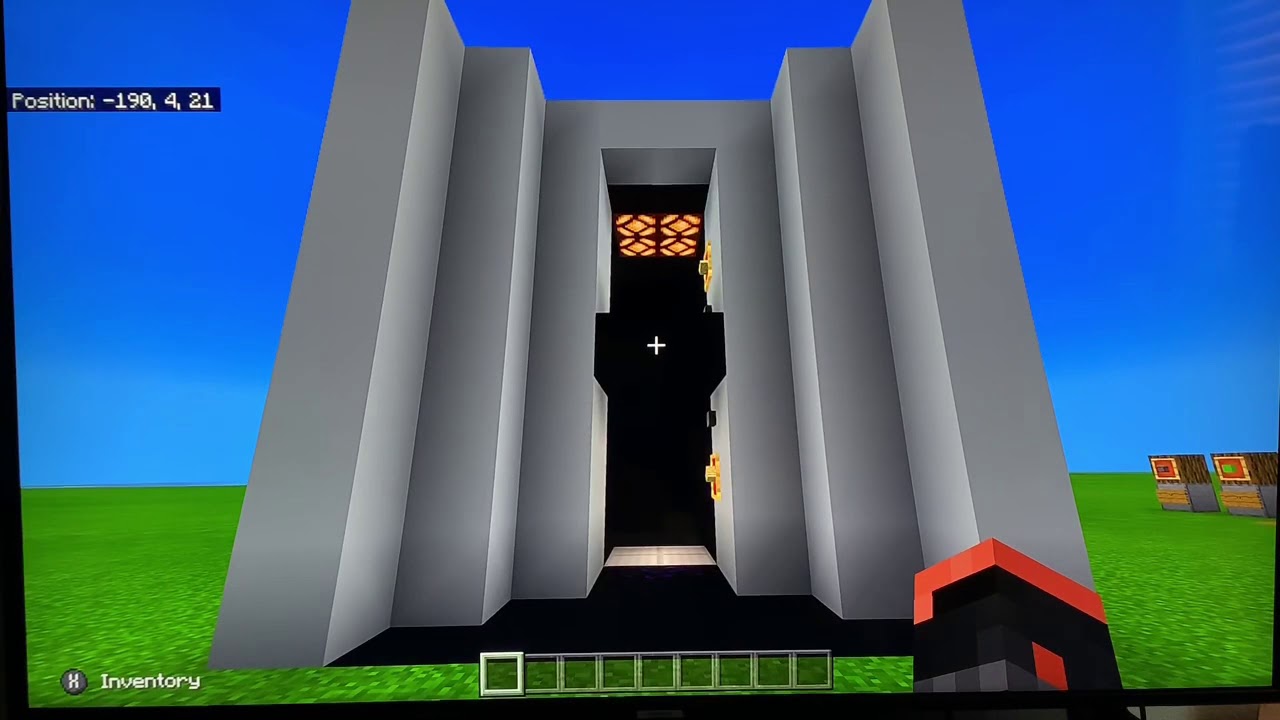 How To Build A Piston Elevator In Minecraft (Bedrock). - YouTube