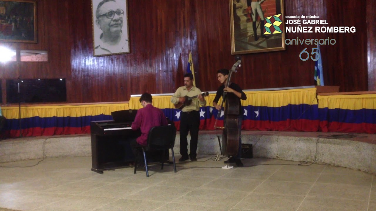 Christopher Brito interpreta El Trancao (Merengue Venezolano) - YouTube