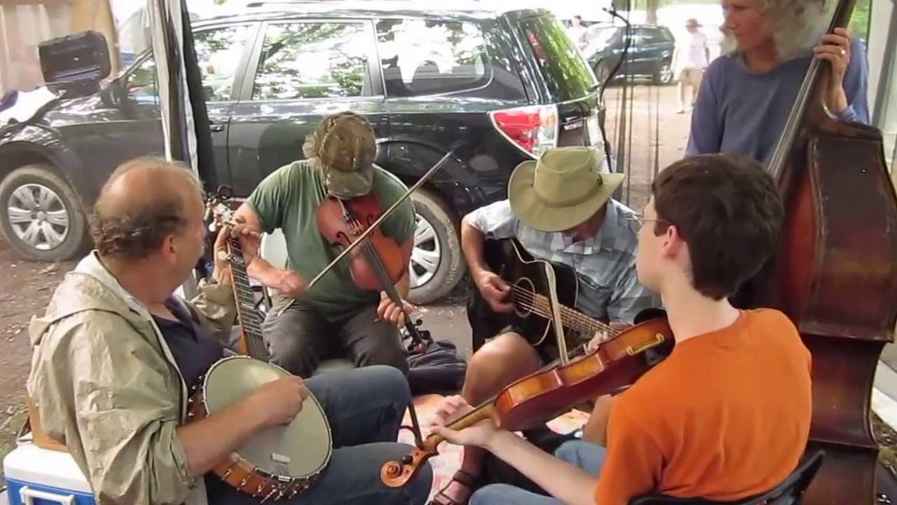 Clifftop 2013 jam: James Leva & Steve Arkin, "Polecat Blues" - YouTube