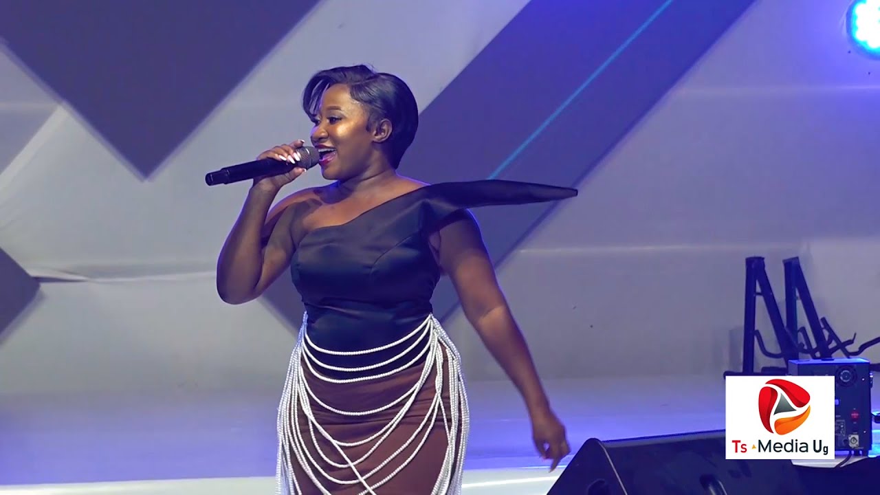 BEAUTIFUL CHOSEN BECKY SERVING FIRE AT CHOZEN BLOODS LOVE JUBILATION ...