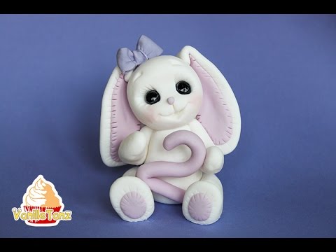 Hase Topper aus Fondant / rabbit cake topper / Зайчик из мастики на торт