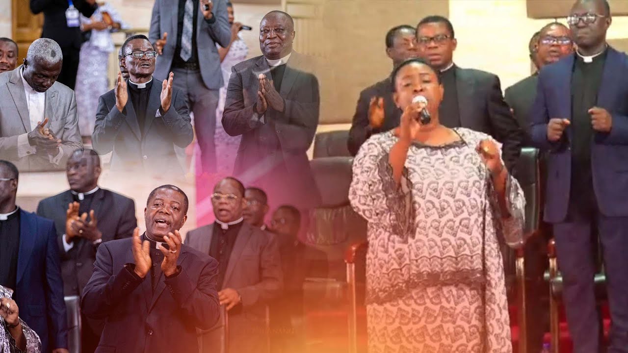 Pentecostal Praise led by Mama Esther at The Burial Service of Pastor Nii Sowah Anang - YouTube
