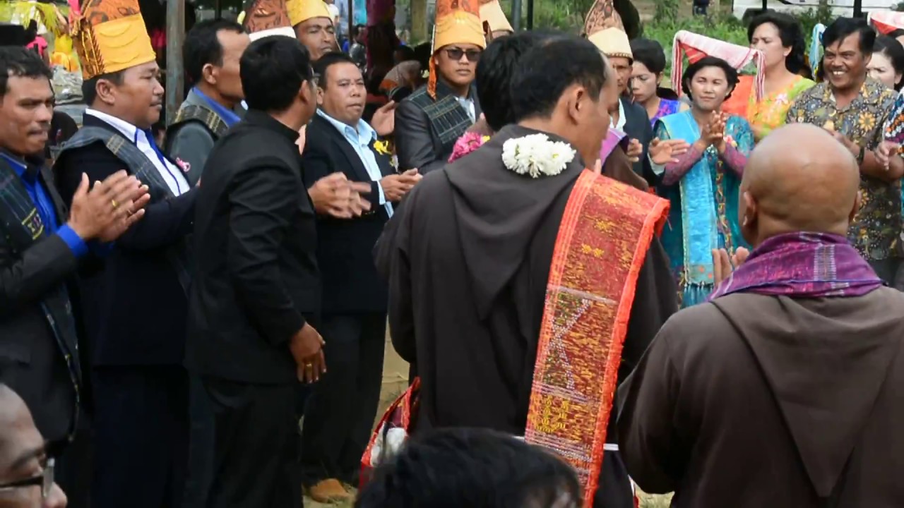 BERKAT PERDANA DARI IMAM BARU DITAHBISKAN - YouTube