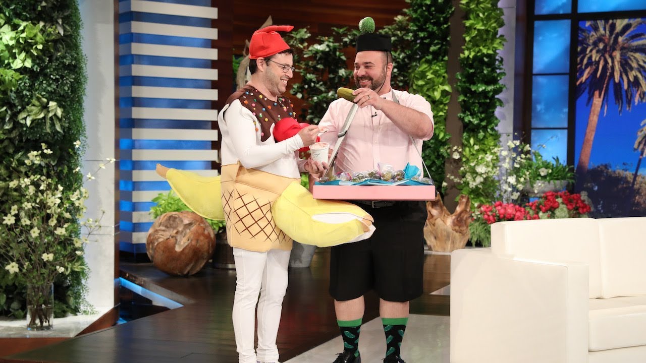 Pickle Boy and Banana Split Man Hand Out Food to Pregnant Fans - YouTube
