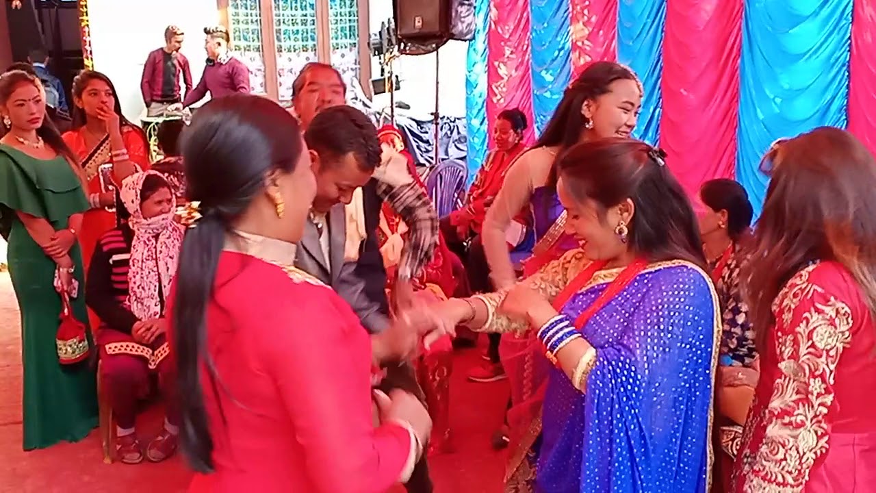 Nepali kt haruko babal dance mareni terkhaili - YouTube