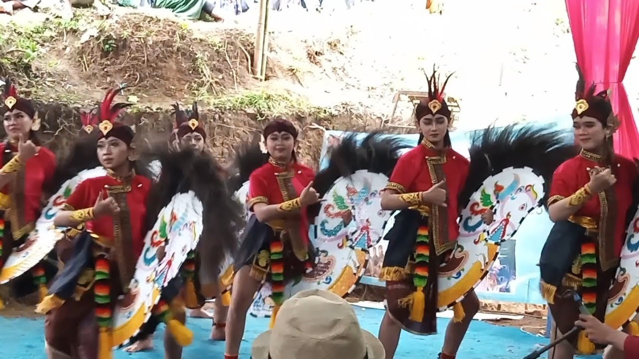 ketika penari lues bawa kudalumping penonton betah - YouTube