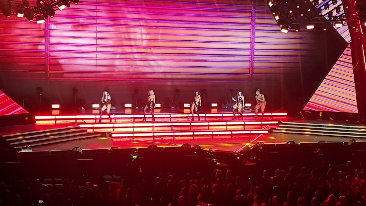 Little mix - LM5 tour (reggaton lento) - YouTube