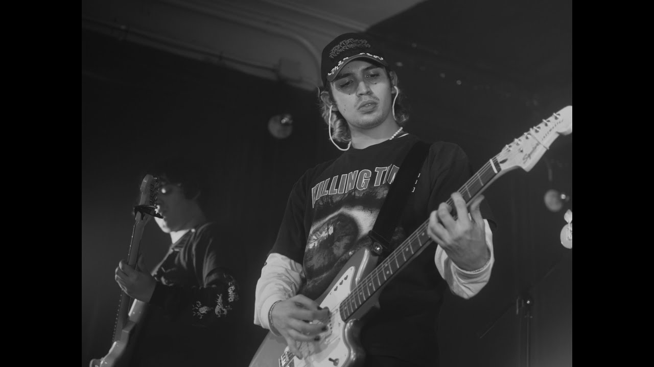 Glare - into me (music video) - YouTube