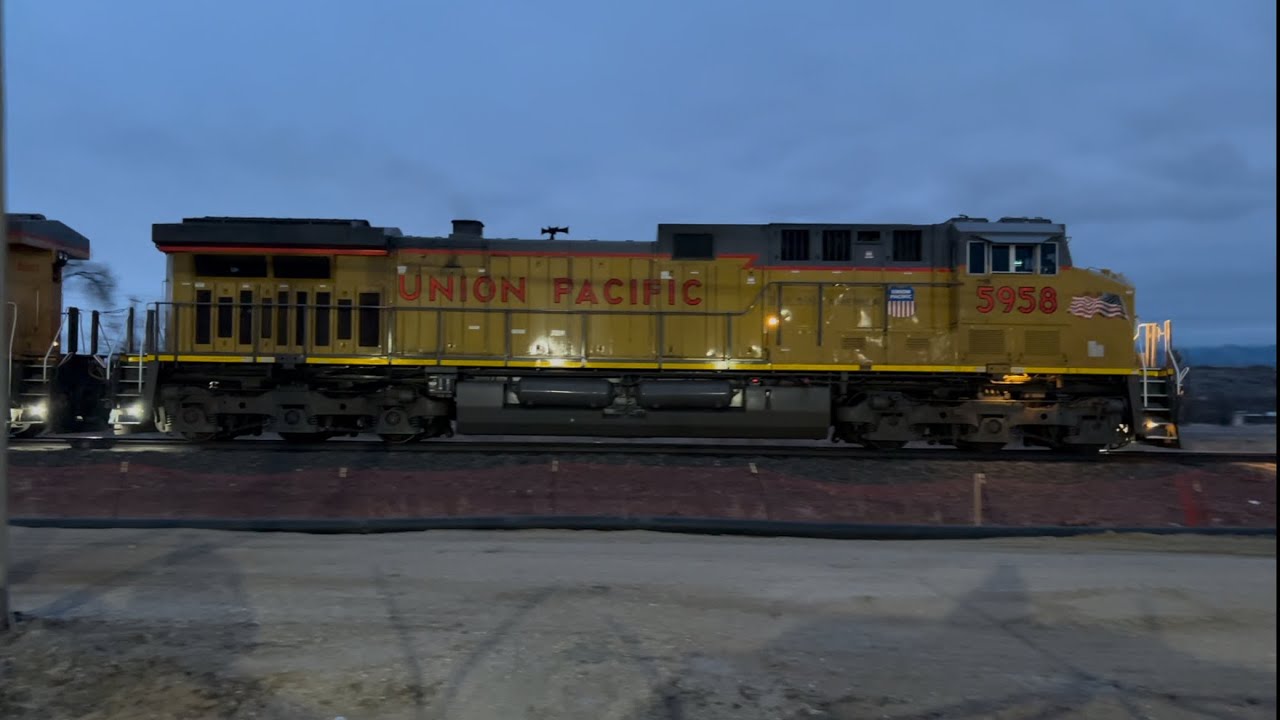 UP #5958 Lead’s The UP W-PUSL-07 Through Crews, CO 3/7/2025. - YouTube